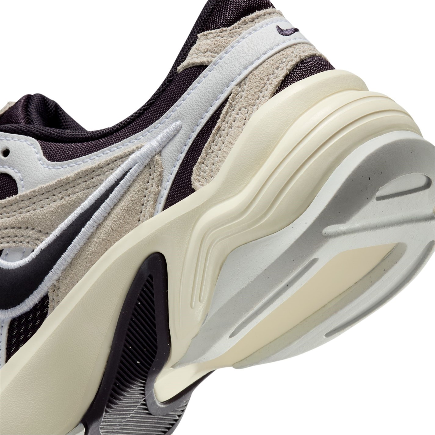 Nike | AL8 | Runners | SportsDirect.com