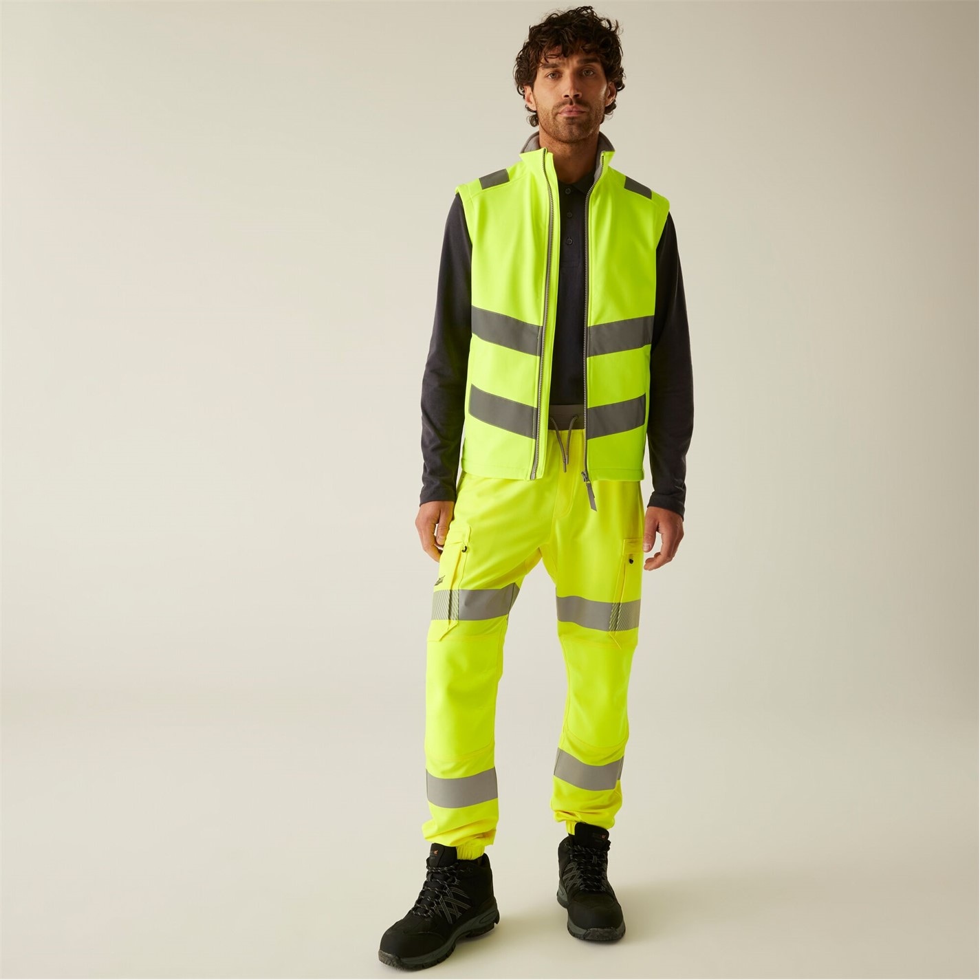 Regatta | Mens Hi-Vis Pro Contract Ablaze Softshell Bodywar | Hi-Vis ...
