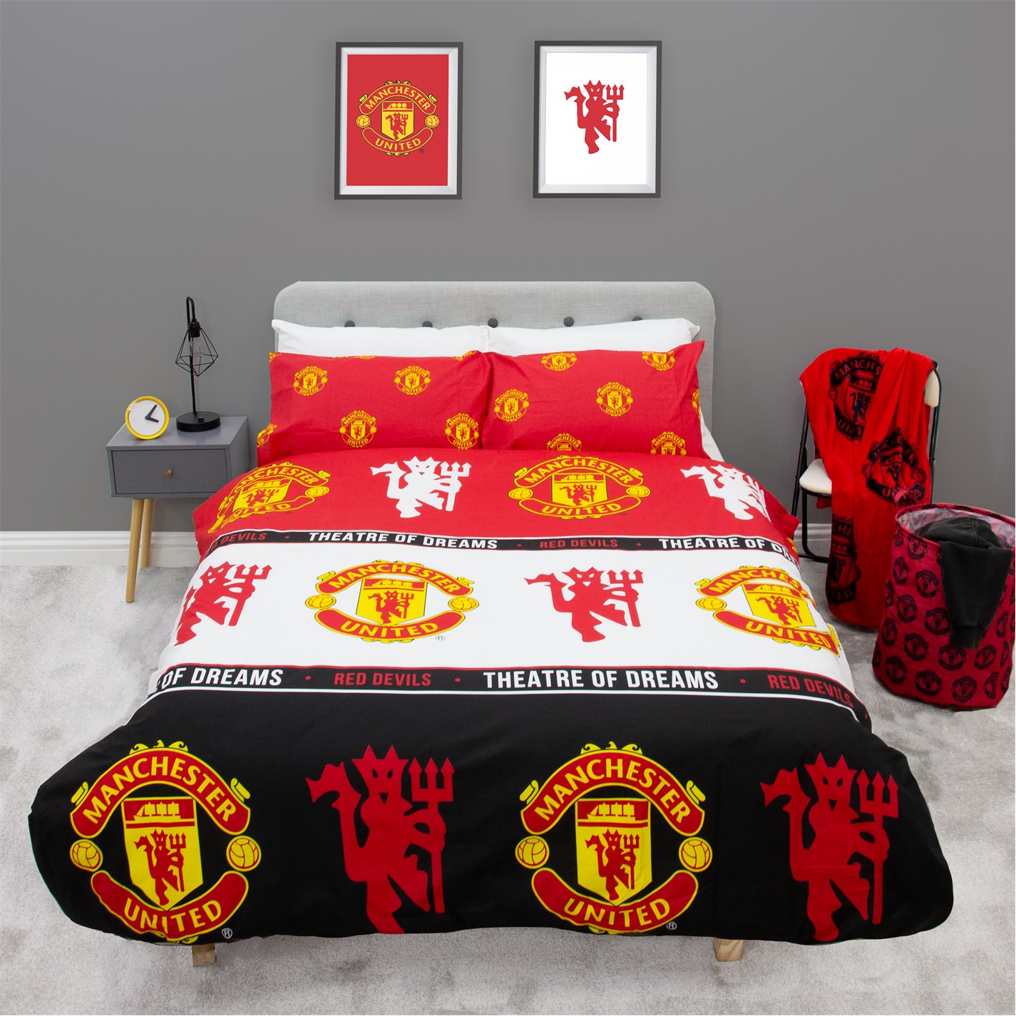 Manchester United FC | Patch Double Rotary Duvet | Red | SportsDirect.com