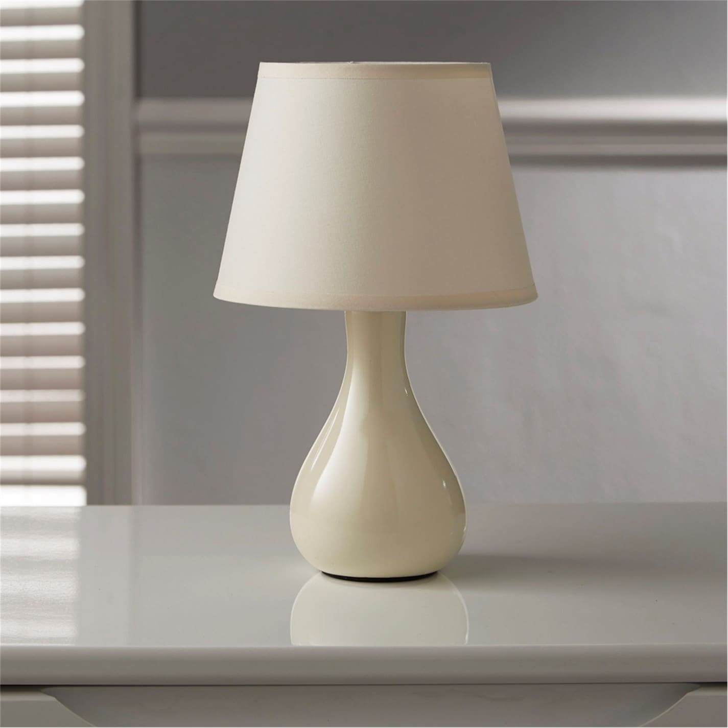 K Living | Calvin Small Ceramic Cream Table Lamp & Shade | Cream ...